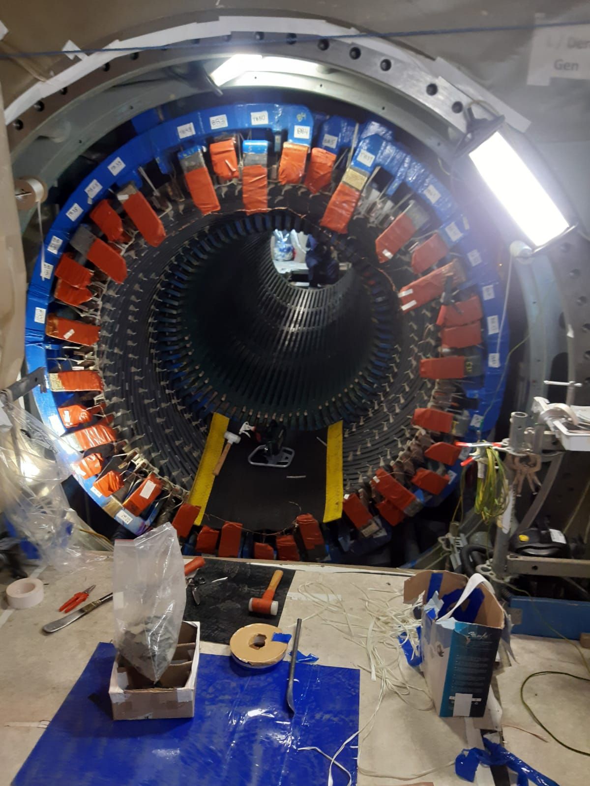 Nous intervenons sur un rebobinage stator d'un alternateur de type 330H ...